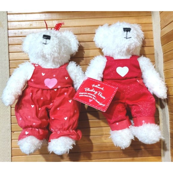 Hallmark | Toys | Hallmark Blushing Bears Magnetic Attraction Kissing ...